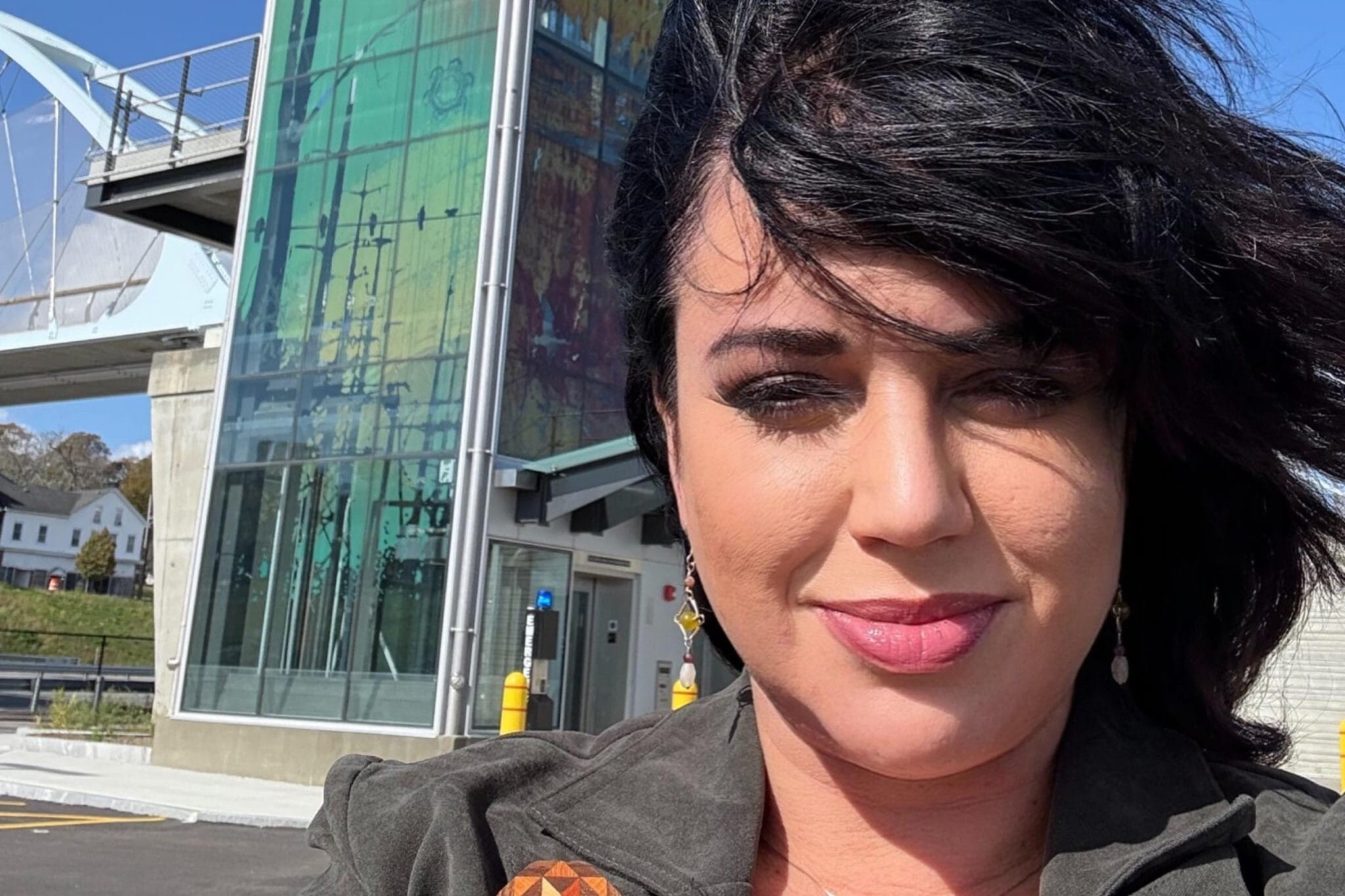 Bringing Glass to Life: Tracy Silva Barbosa’s Journey from New Bedford ...